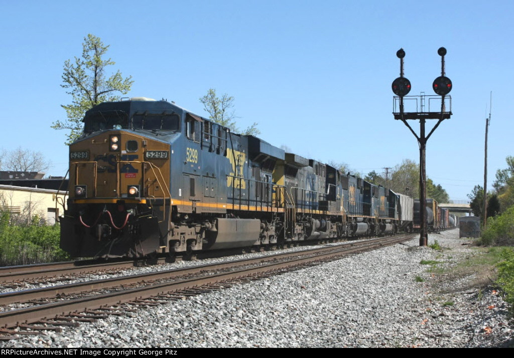 CSX 5299 and train Q409